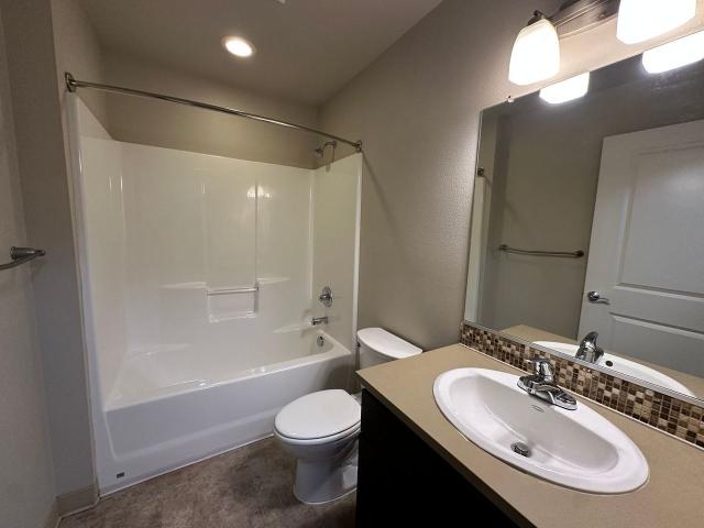 Sellwood Apartments 2 Bedroom Apartment for Rent at 1721 Se Tacoma St, Portland, OR 97202 Sellwood Moreland