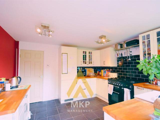 Sellywood Road, Birmingham B30 4 bed semi detached house to rent £1,872 pcm £432 pw