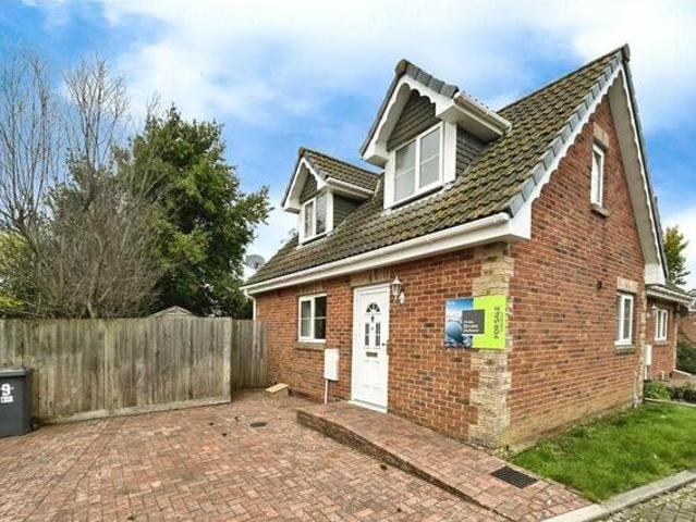 Selman Gardens, Cowes, 2 Bedroom Semi detached