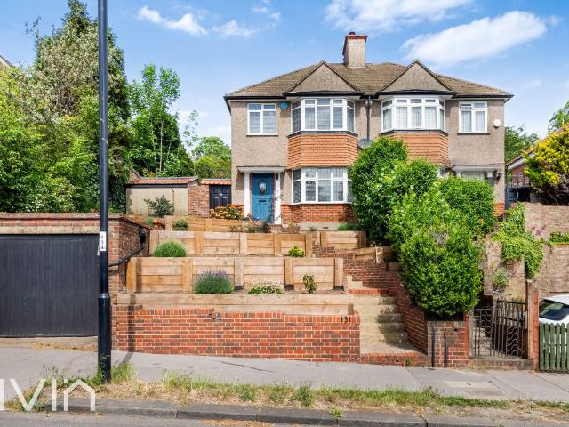 Selsdon Park Road, South Croydon CR2, 3 bed semi detached house to rent, £2,250 pcm | PrimeLocation