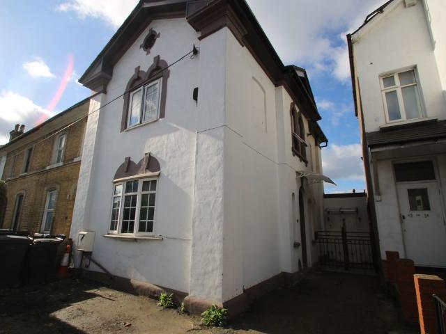 Selsdon Road, South Croydon CR2, 3 bed property to rent, £2,100 pcm | PrimeLocation