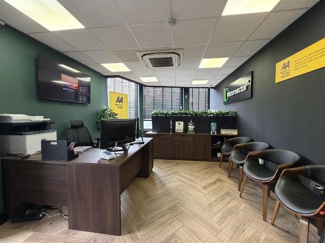 Selsdon Roaf, South Croydon CR2, Room to rent, £1,500 pcm | PrimeLocation