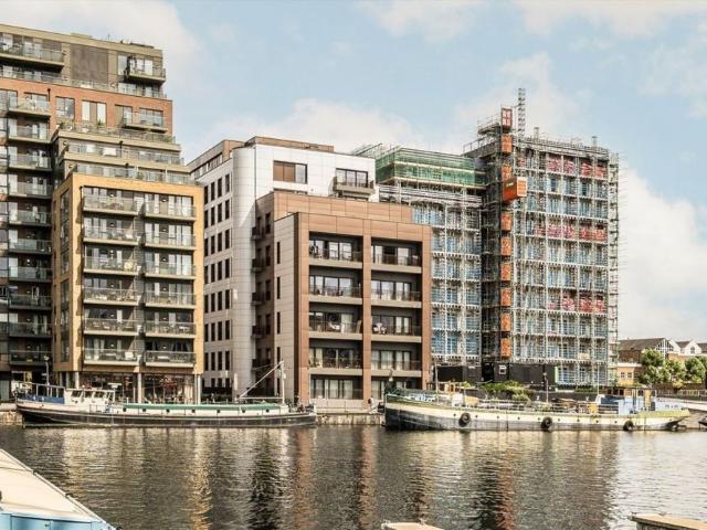 Selsdon Way, E14, London