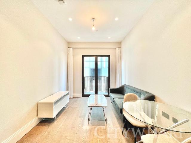 Selsdon Way, London E14, 1 bed flat to rent, £2,250 pcm | PrimeLocation