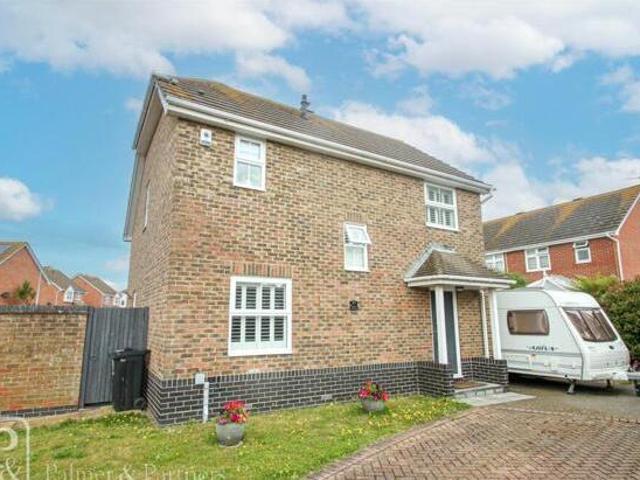 Selsey Avenue, Clacton on sea, 3 Bedroom Detached