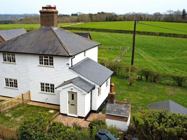 Selsfield Common, East Grinstead, Sussex 2 bed semi detached house to rent £1,995 pcm £460 pw