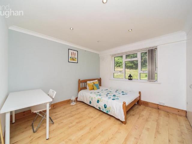 Selsfield Drive, Moulsecoomb BN2 3 bed flat to rent £1,950 pcm £450 pw