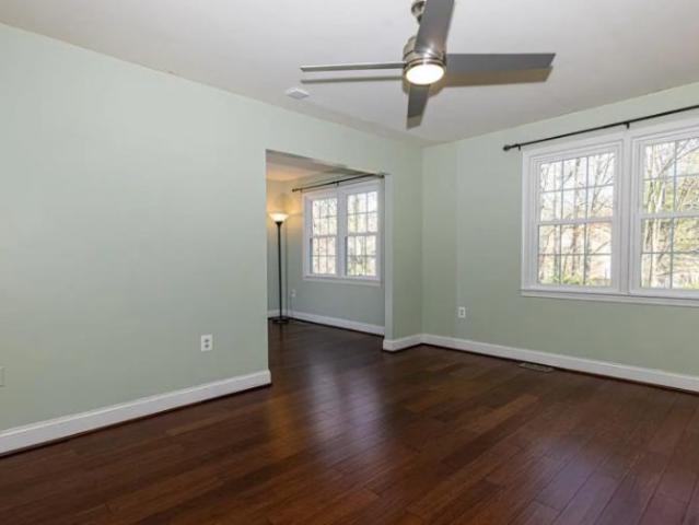 SEPTEMBER 1 2026 AVAILABLE: Master Bedroom w Priva