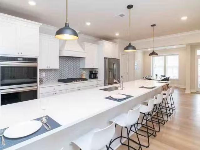 SEPTEMBER MAY only! BEAUTIFUL Off season rental 4BR/3.5BA.