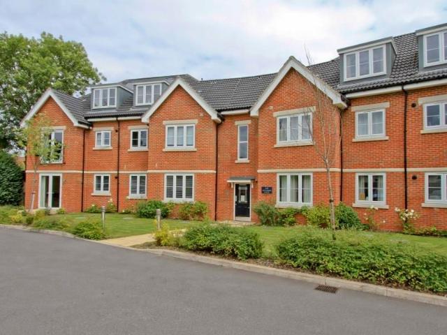 September Place, Headstone Lane, Harrow HA2, 2 bed flat to rent, £1,975 pcm | PrimeLocation