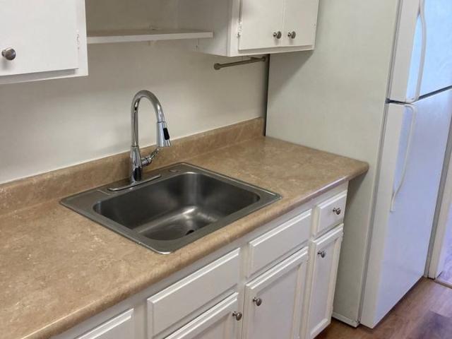 Sepulveda 10 CC Studio Apartment for Rent at 5445 Sepulveda Blvd, Culver City, CA 90230 Sunkist Park