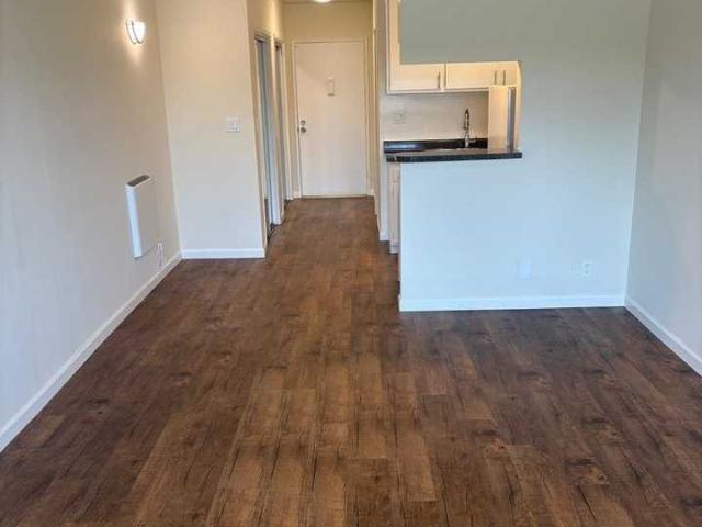 Sepulveda 3747 Studio Apartment for Rent at 3747 S Sepulveda Blvd, Los Angeles, CA 90034 Palms
