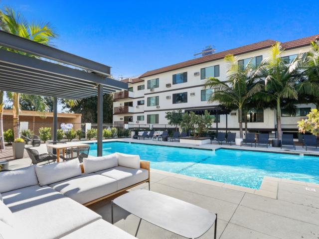 Sepulveda West Apartments
