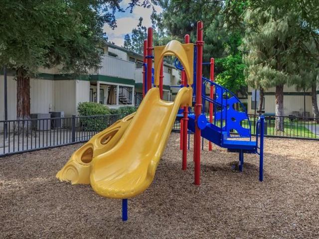 Sequoia Knolls 2 Bedroom Apartment for Rent at 3207 W Shields Ave, Fresno, CA 93722