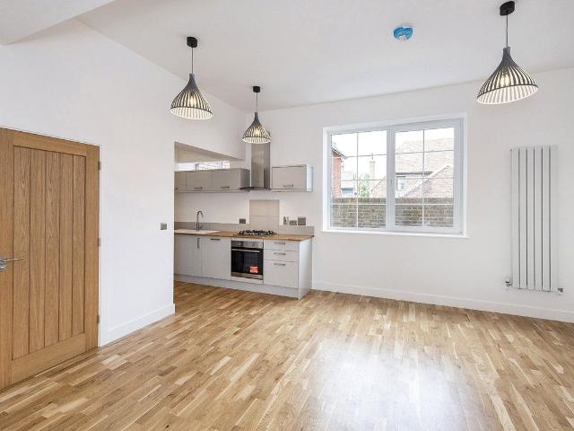 Seren House, 67 High Street, Edenbridge, Kent TN8, 2 bed flat to rent, £1,650 pcm | PrimeLocation