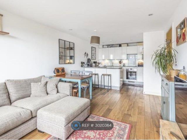 Seren Park Gardens, London SE3, 2 bed flat to rent, £2,300 pcm | PrimeLocation