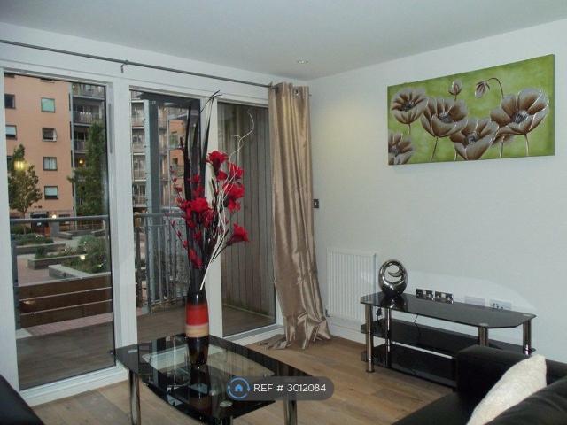 Seren Park Gardens, London SE3, 2 bed flat to rent, £2,350 pcm | PrimeLocation
