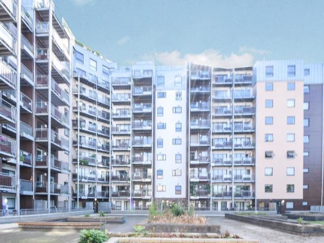 Seren Park Gardens London SE3 3 bed flat to rent £3,200 pcm £738 pw