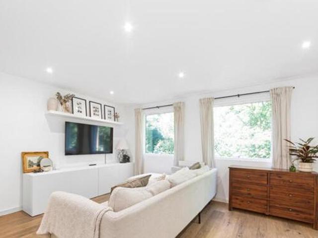 Seren Park Gardens, London, 1 Bedroom Flat