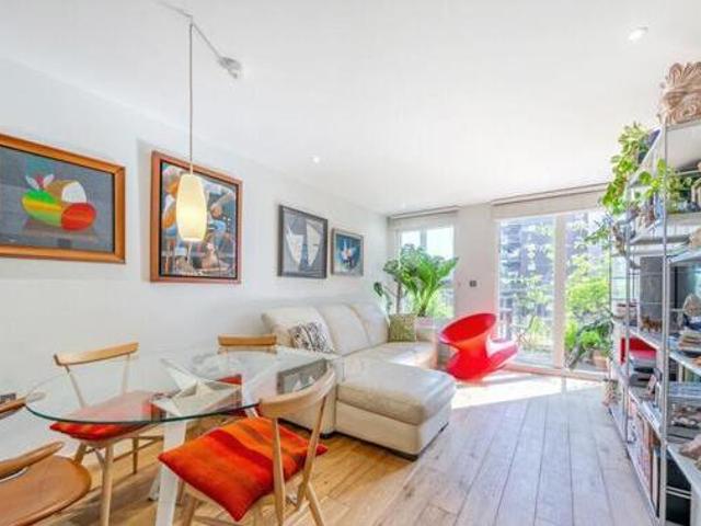 Seren Park Gardens, London, 1 Bedroom Flat