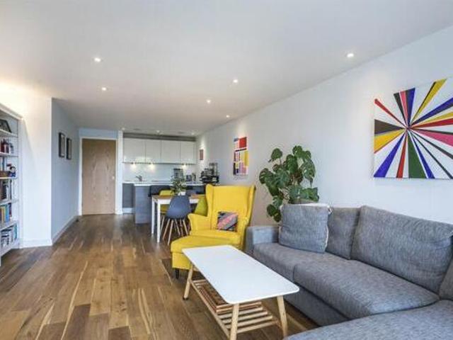 Seren Park Gardens, London, 2 Bedroom Flat