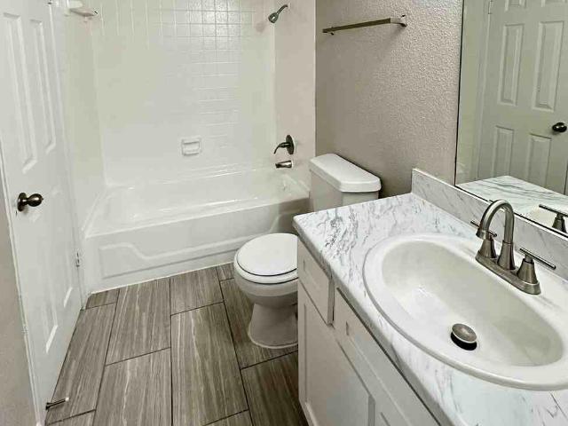 Serena Forest Apartments 2 Bedroom Apartment for Rent at 12603 Northborough Dr, Houston, TX 77067 Greater Greenspoint