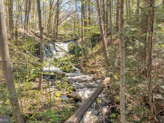 Serfas Dr, Stroudsburg, PA 18360