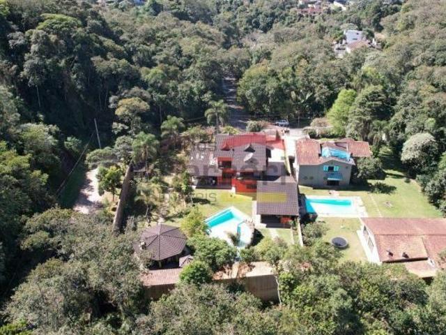 Serra da Cantareira, sobrado condomínio fechado, 6 dormitórios, 5 suítes piscina e churrasqueira