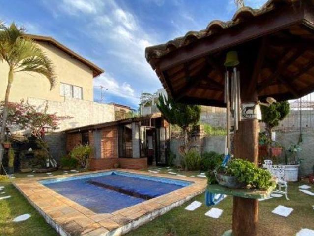 SERRA NEGRA/SP VENDA CASA 3dorms, 1suíte, 200m², Bosque das Arapongas