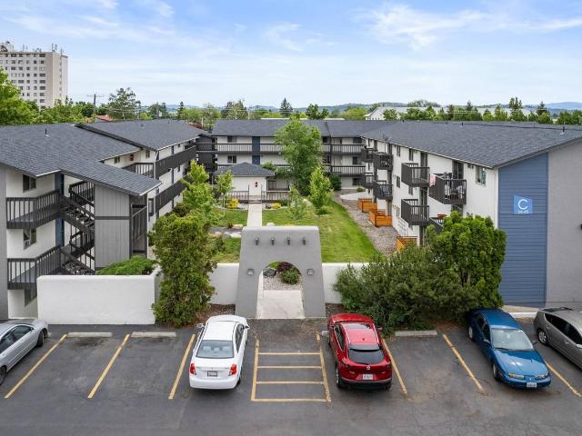 Serrano Apartments 2 Bedroom Apartment for Rent at 121 E Wedgewood Ave, Spokane, WA 99208 Nevada Lidgerwood