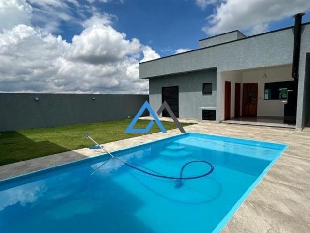 Serras de Atibaia II Casa térrea com piscina e 3 dormitórios em condomínio fechado em Atibaia