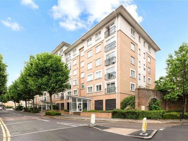 Settlers Court E14, 2 bed flat to rent, £2,250 pcm | PrimeLocation