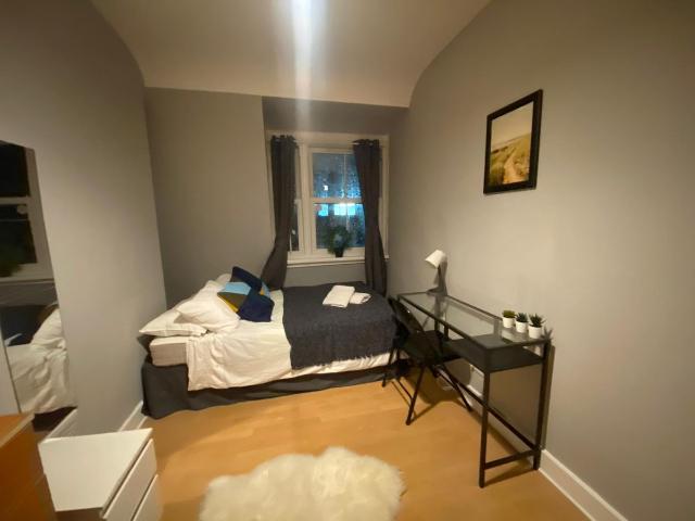 Settles Street, London E1, 4 bed flat to rent, £820 pcm | PrimeLocation