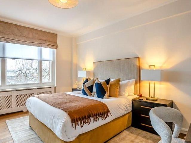 Set over sq ft, this one bedroom apartment comprises of a large double bedroom with ample storage space, modern fitted bathroom, spacious reception room and a unique kitchenette and access to a private gated communal garden