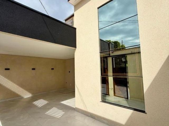 Setor O Casa moderna, imponente e 100% na laje, construída para quem valoriza qualidade e conforto
