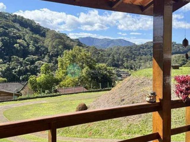 Seu Chalé Rústico nas montanhas