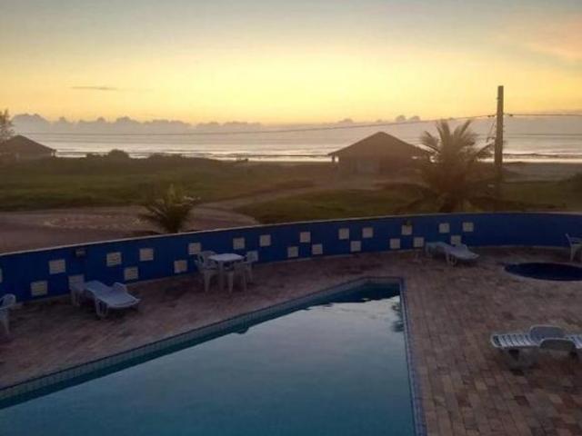 SEU APARTAMENTO FRENTE AO MAR COM PISCINA E CAMPO DE FUTEBOL