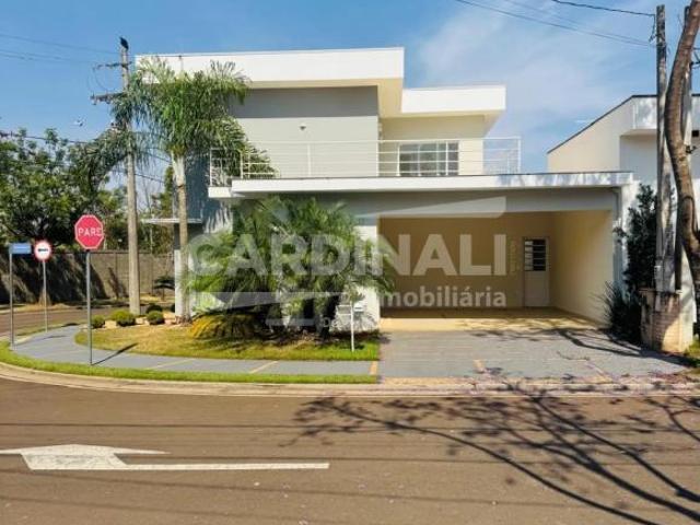 Seu novo capítulo começa aqui, sobrado de 291,50 m² com espaço, conforto, lazer e um cenário natural