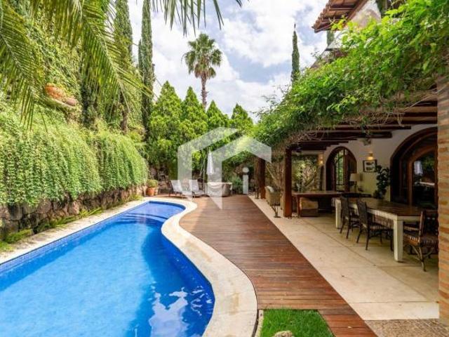 Casa a venda 428m², 3 suítes e 4 salas Alphaville Dom Pedro