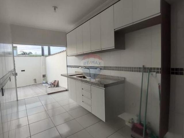 Seu Novo Lar em Peruíbe: Casa Encantadora!