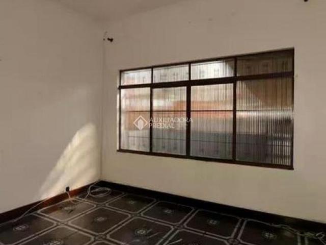 Seu novo lar em Vila Lutécia espera por você!