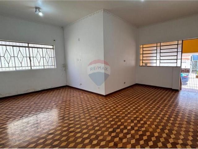 Seu Novo Lar Espaçoso no Centro: Imperdível!