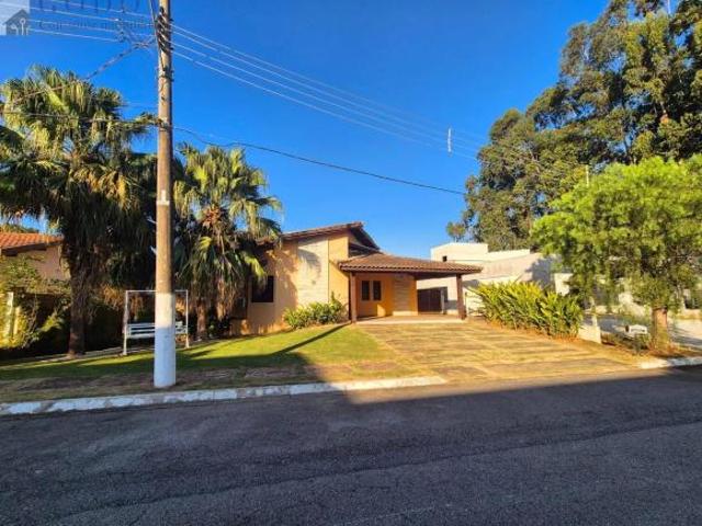 Seu Novo Lar no Colonial Village — Piscina e Quintal Amplo