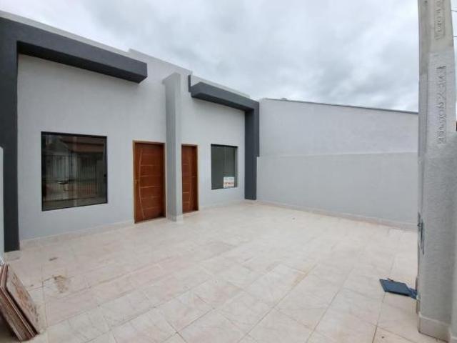 Seu Novo Lar no Cajuru: Charmosa Casa com 2 Dormitórios e Espaço Aconchegante