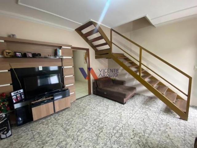 Seu novo lar no Bom Repouso: Casa com piscina e terraço com vista para montanha
