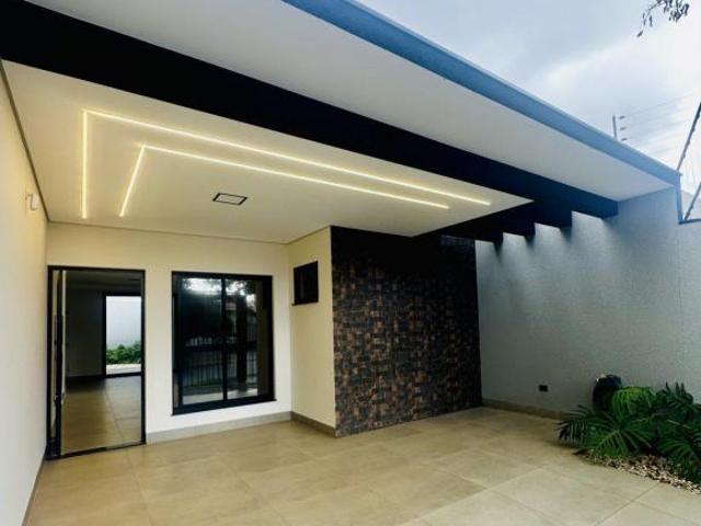CASA COM 1 SUÍTE E 2 QUARTOS NO JARDIM IMPÉRIO DO SOL EM MARINGÁ