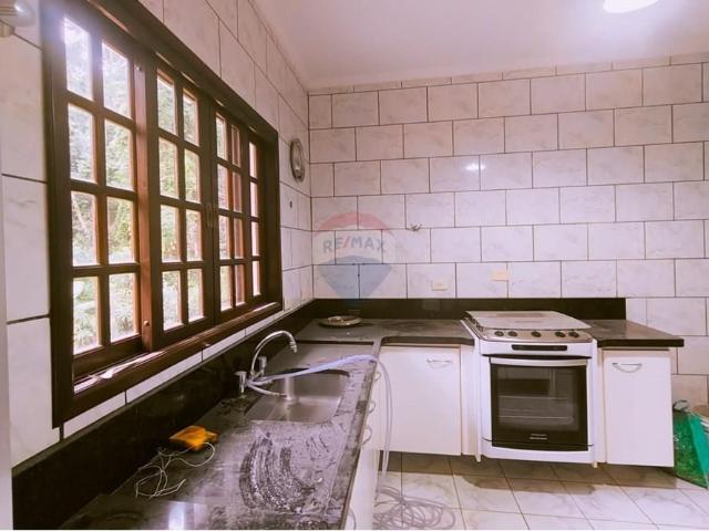 Seu Sonho: Casa em Condomínio Prestigiado!