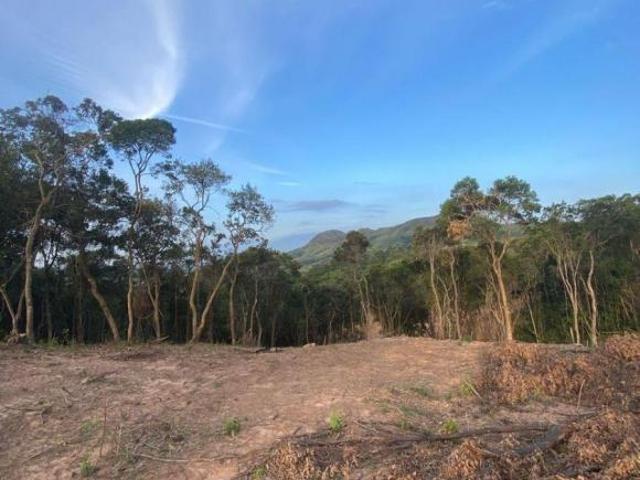 SEU REFÚGIO EM UM TERRENO DE 1.000m²