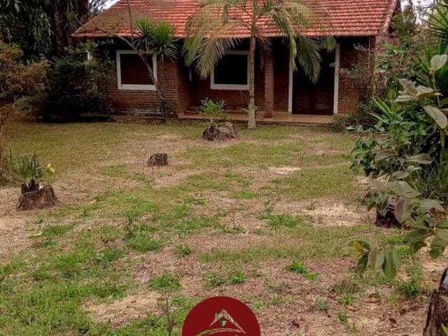 Seu Refúgio na Natureza – Chácara com Lago e Muito Verde em Votorantim