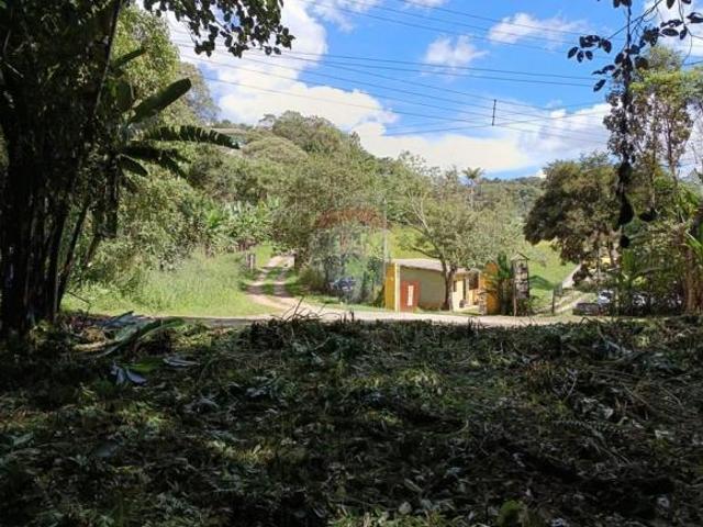 Seu Refúgio Natural em Mairiporã: Terreno Único